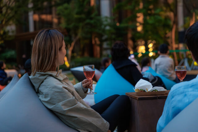麻布台ヒルズで「OUTDOOR CINEMA 2026」開催！今年は「家族と愛」をテーマに『マンマ・ミーア！』『コーダ あいのうた』を上映